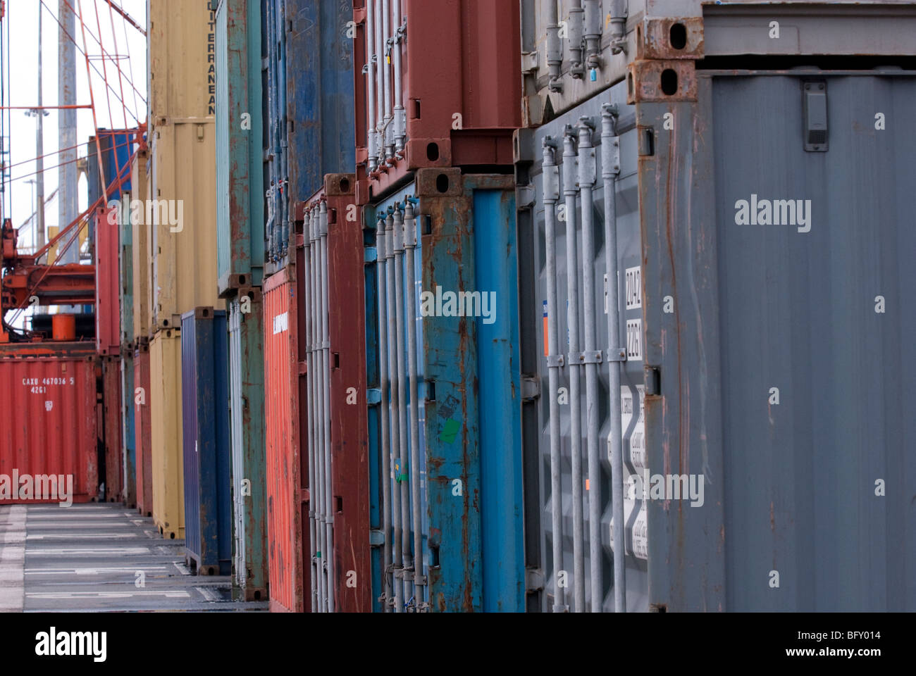 Containers ships port hi-res stock photography and images - Alamy