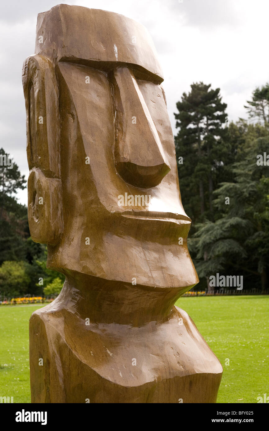 A moai stands in Stewart Park, close to the Captain Cook Birthplace ...