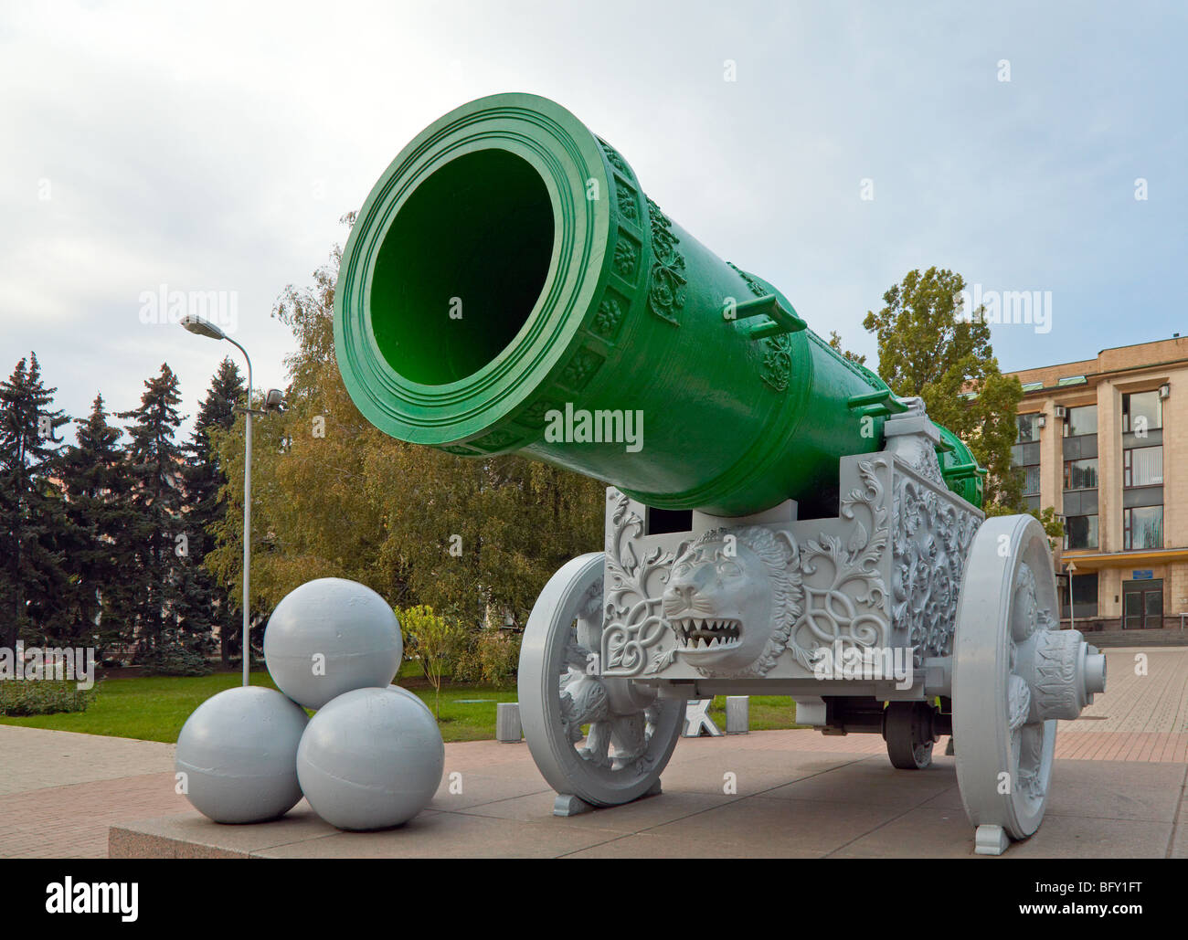 Czar cannon hi-res stock photography and images - Alamy