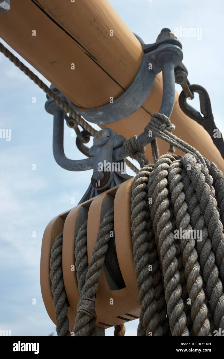 Sailing ships 1800s hi-res stock photography and images - Alamy