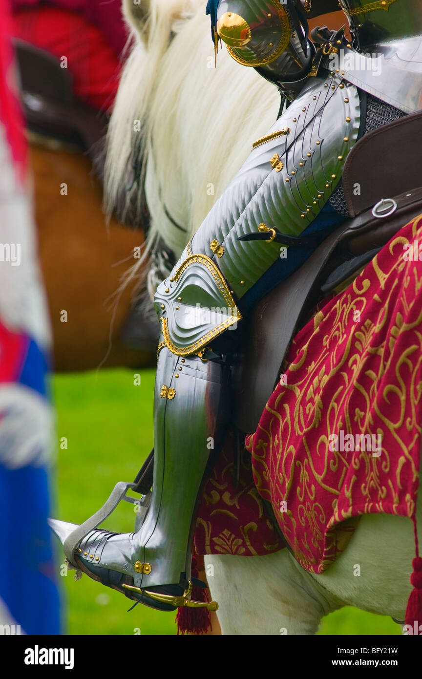 Jousting shield hi-res stock photography and images - Alamy