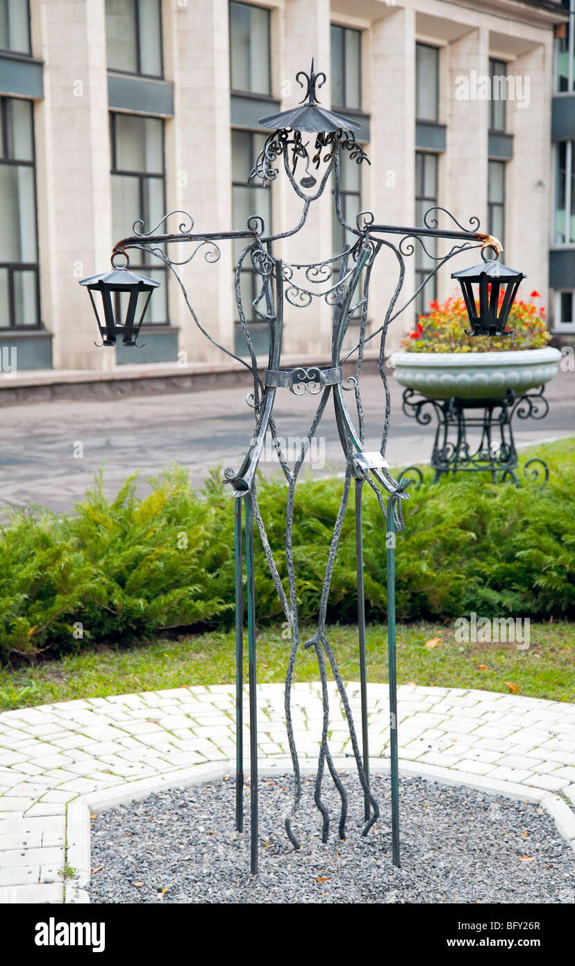 Hammered figures hi-res stock photography and images - Alamy