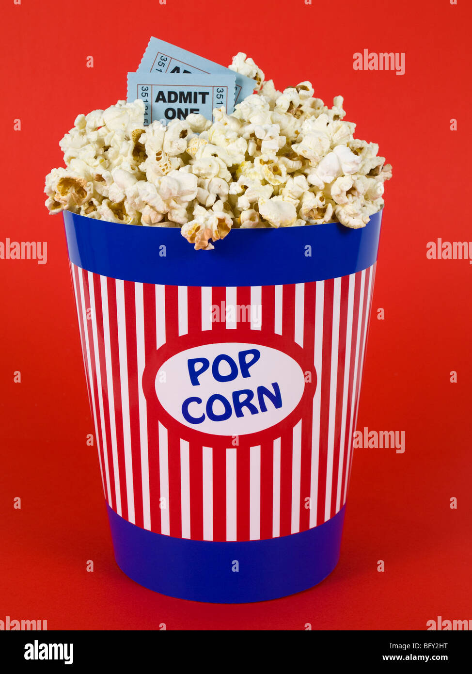 Popcorn bucket hi-res stock photography and images - Alamy