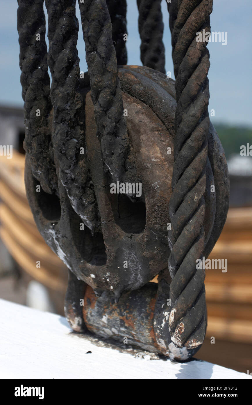 Ropes and rigging on old sailing ships Stock Photo - Alamy