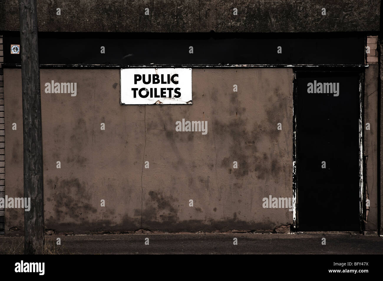 Public toilet uk building hi-res stock photography and images - Alamy