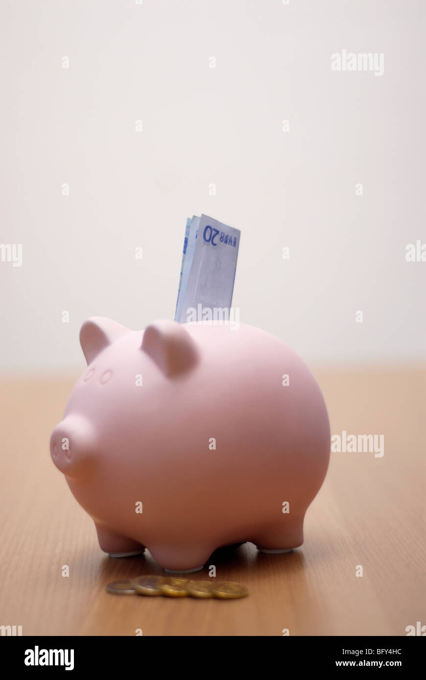 Money cash piggy bank hi-res stock photography and images - Alamy