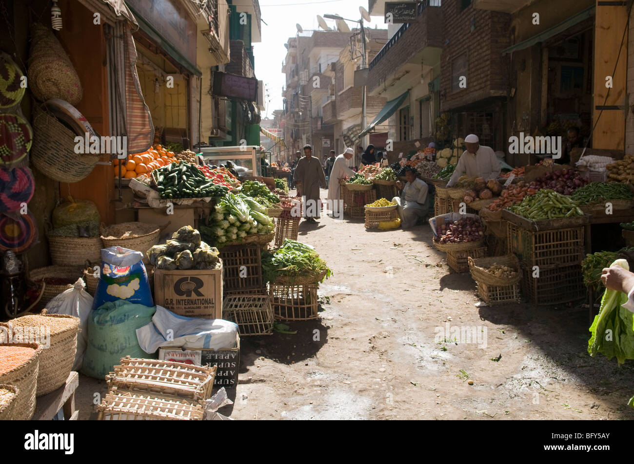 Egypt fruit market hi-res stock photography and images - Alamy