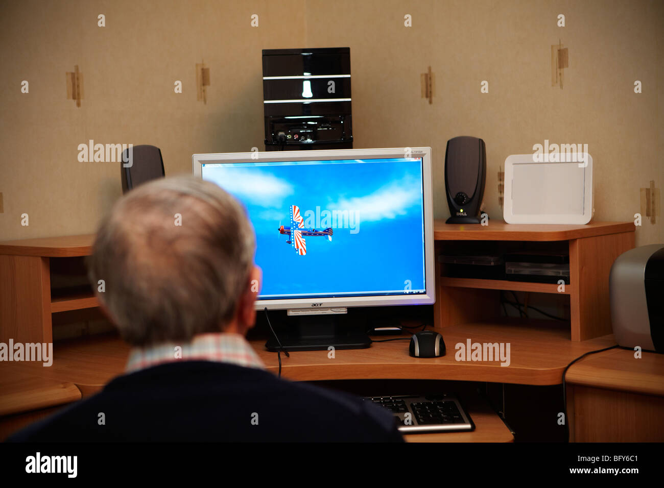 Sim gaming hi-res stock photography and images - Alamy