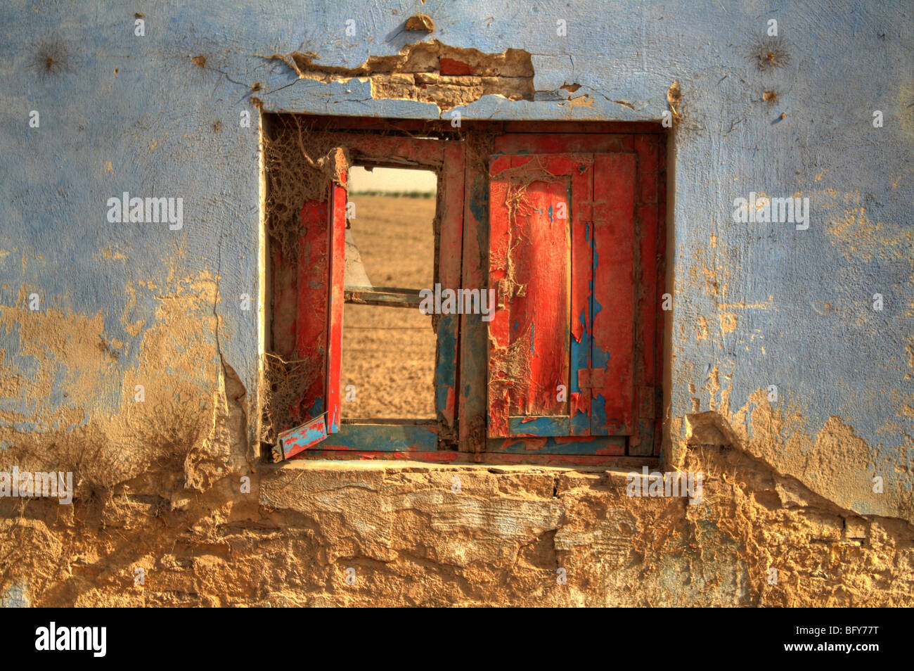 An old broken window Stock Photo - Alamy