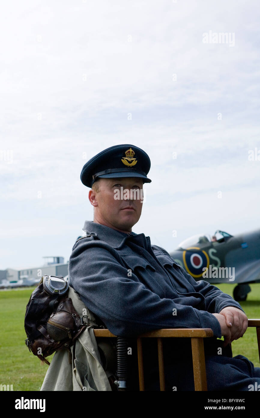 Battle of britain pilot uniform hi-res stock photography and images - Alamy