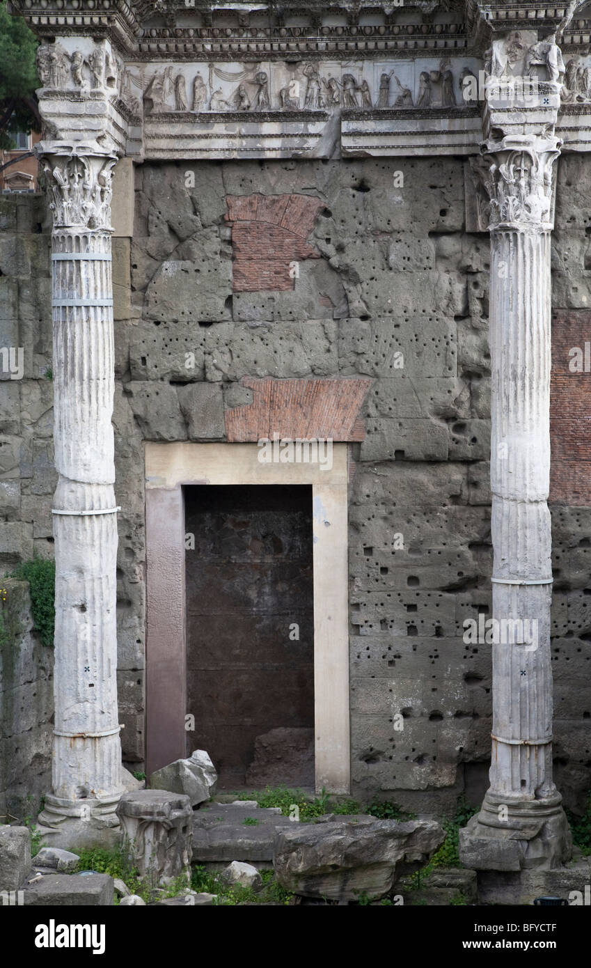Rome ancient architecture Stock Photo - Alamy