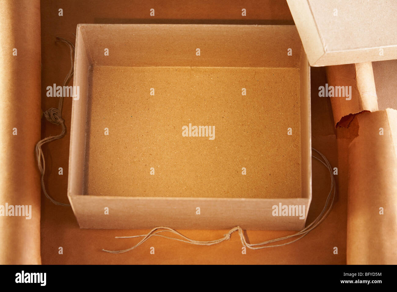 Overhead view of an empty cardboard box Stock Photo - Alamy