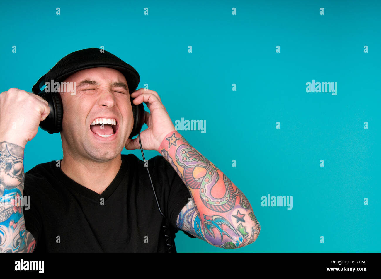 Singing head shot mouth open gesturing hi-res stock photography and ...
