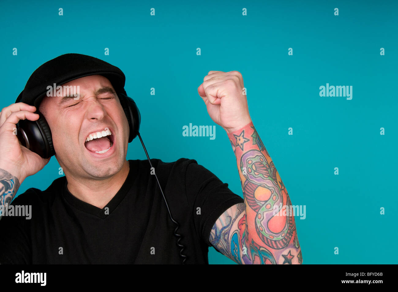 Singing head shot mouth open gesturing hi-res stock photography and ...