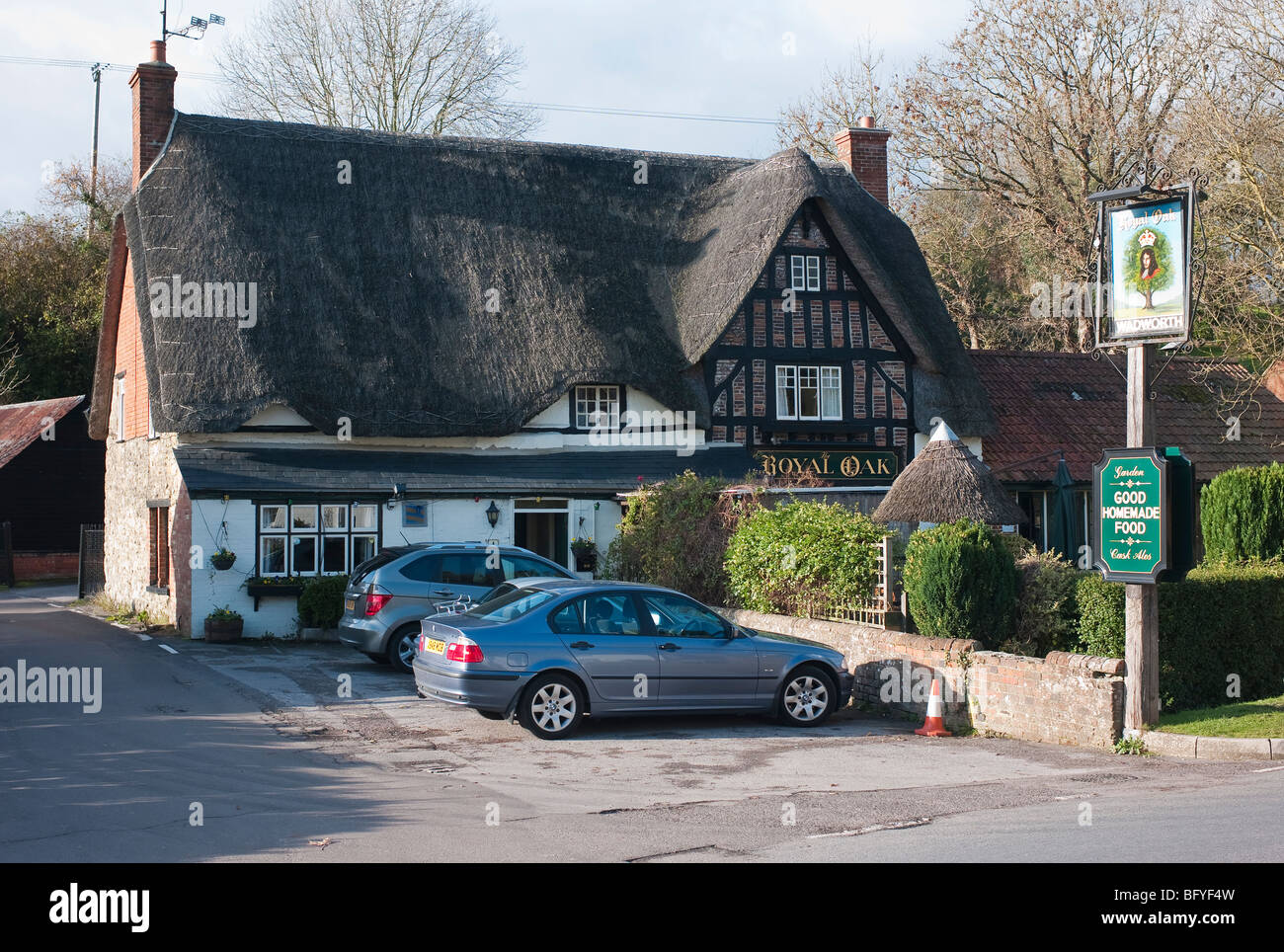 Thatched village inn in Easterton Wiltshire UK Stock Photo - Alamy