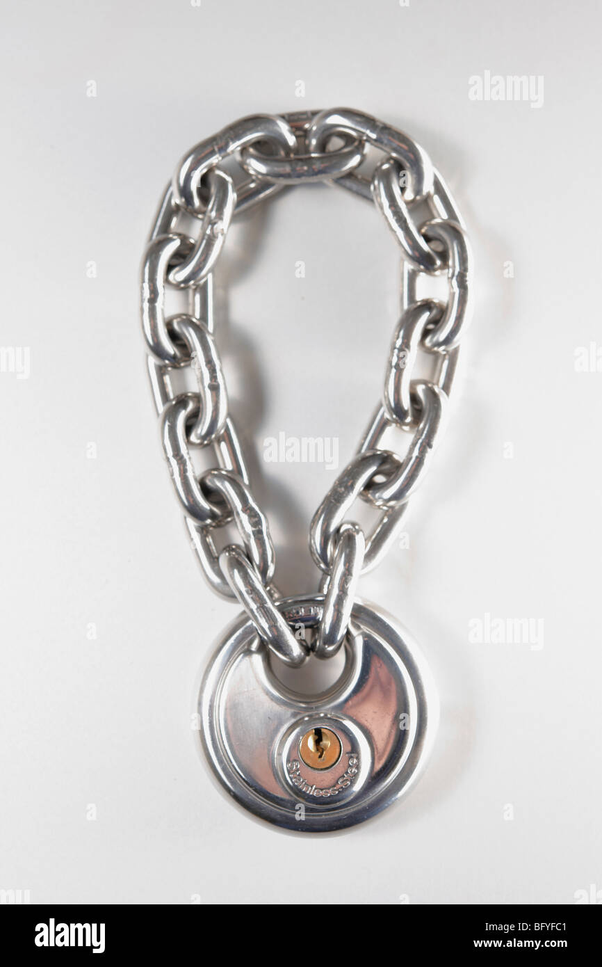Stainless steel chain with padlock Stock Photo - Alamy