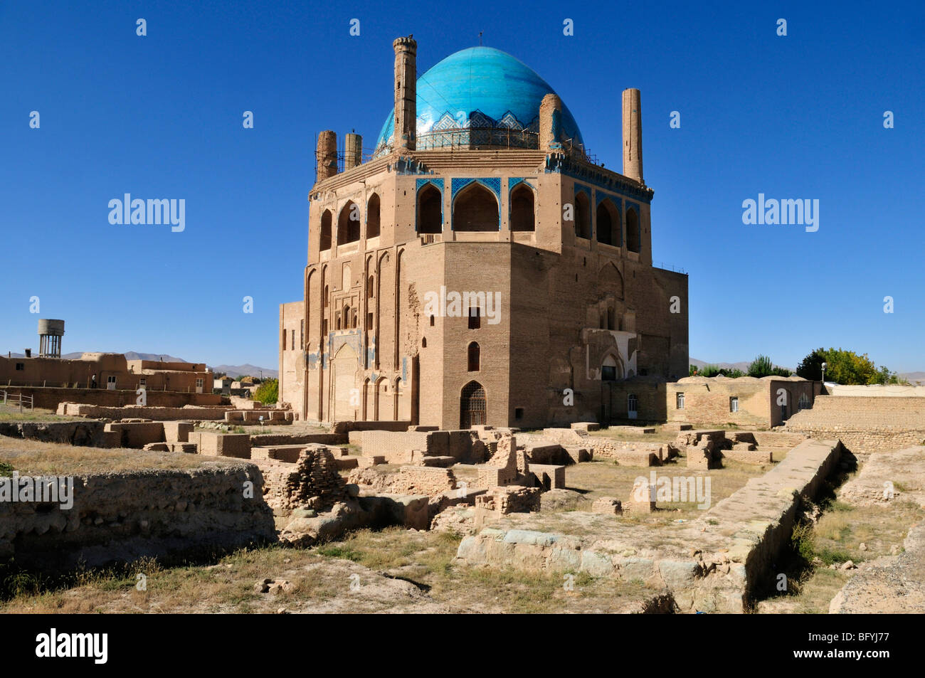 Historic Mausoleum of Oljaytu, Soltaniyeh, UNESCO World Heritage Site ...