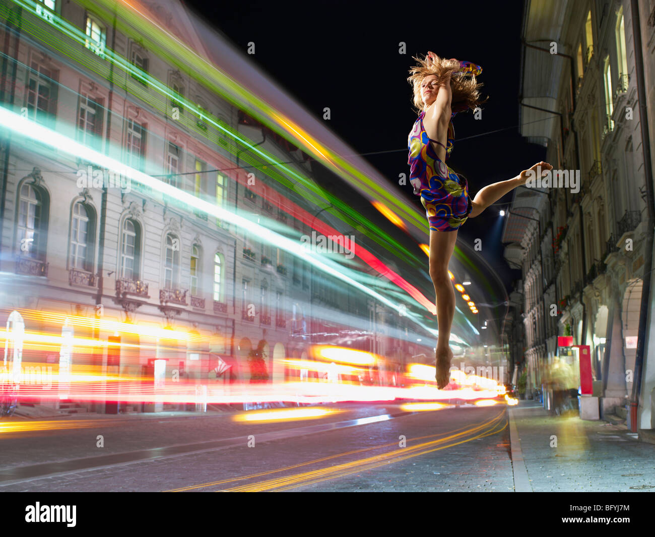 Woman dancer dancing in the streets Stock Photo - Alamy