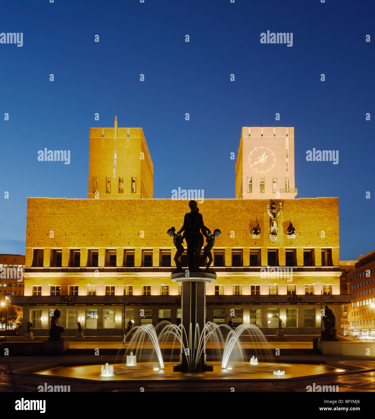 Oslo city hall hi-res stock photography and images - Alamy