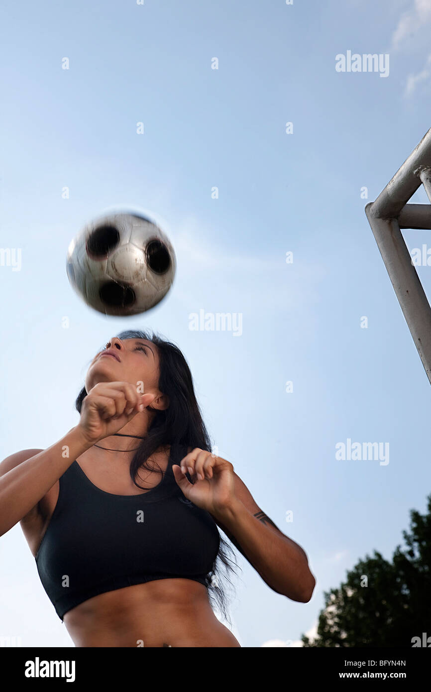 Black woman football player hi-res stock photography and images - Alamy