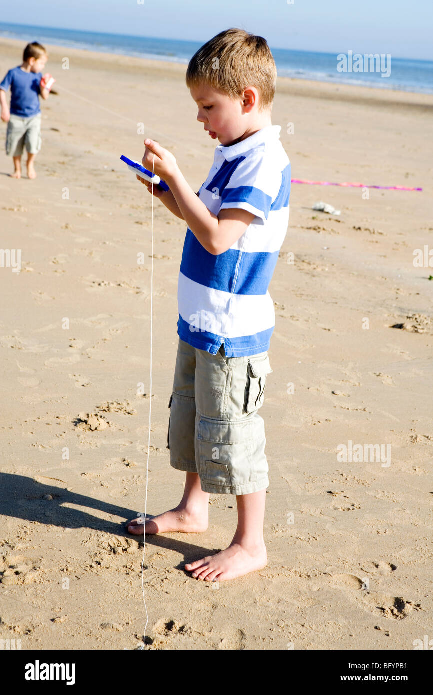 String winding hi-res stock photography and images - Alamy