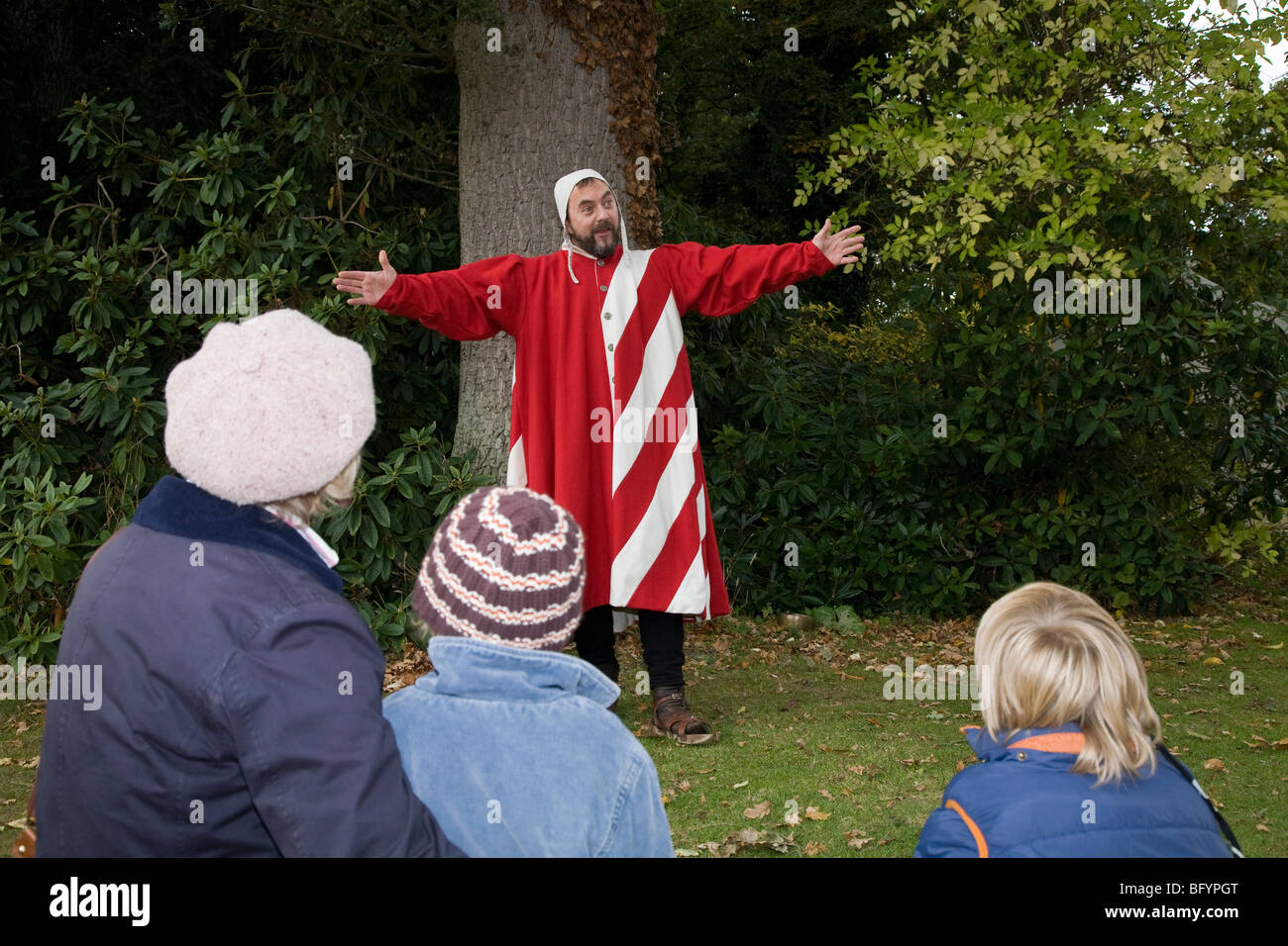 Medieval storyteller captures imagination of young visitors to ...