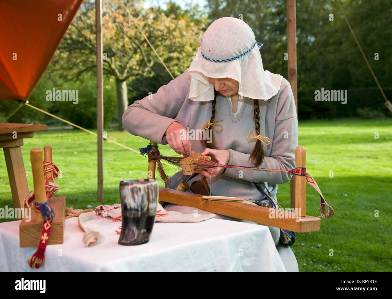 Medieval weaving textile hi-res stock photography and images - Alamy