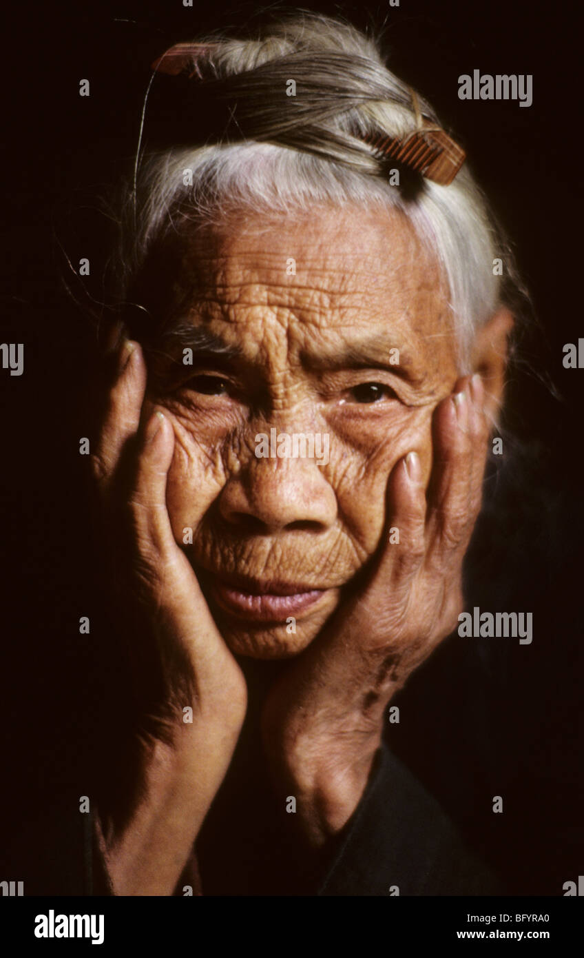 Portrait of elderly Chinese woman Stock Photo - Alamy