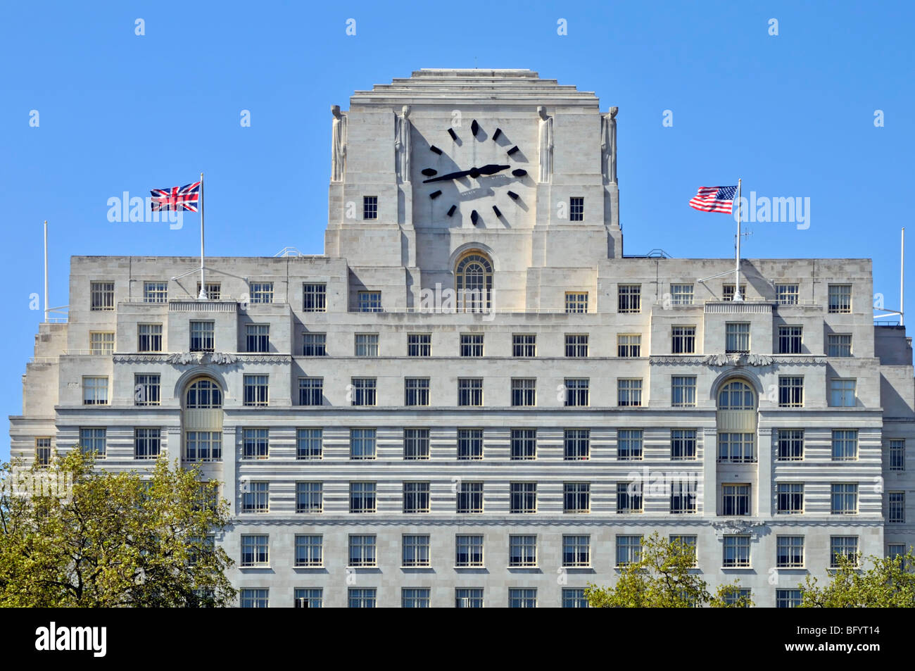 Shell mex house hi-res stock photography and images - Alamy