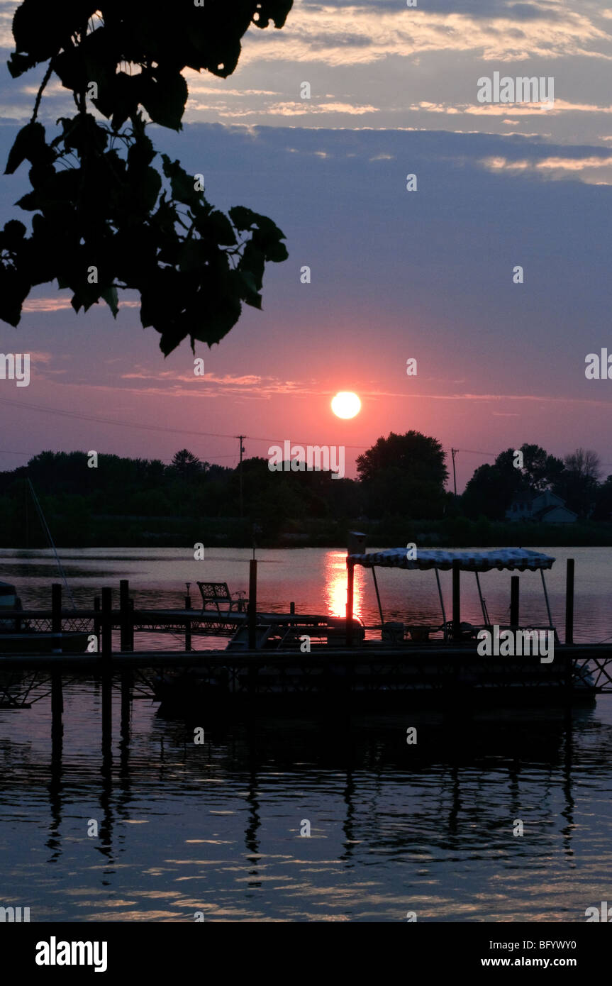 Sunset on the Ottawa River in Point Place, Toledo, Ohio Stock Photo - Alamy