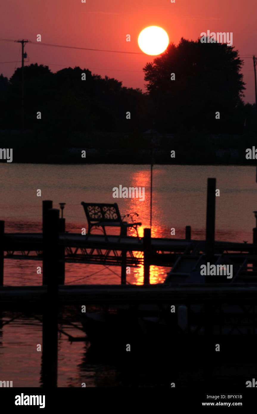 Sunset on the Ottawa River in Point Place, Toledo, Ohio Stock Photo - Alamy