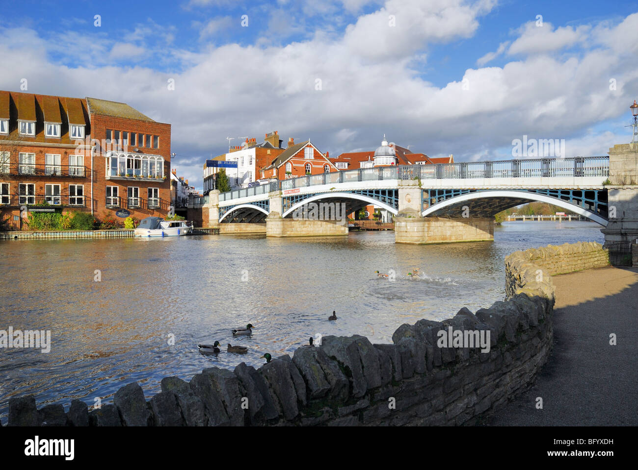 Windsor bridge hi-res stock photography and images - Alamy