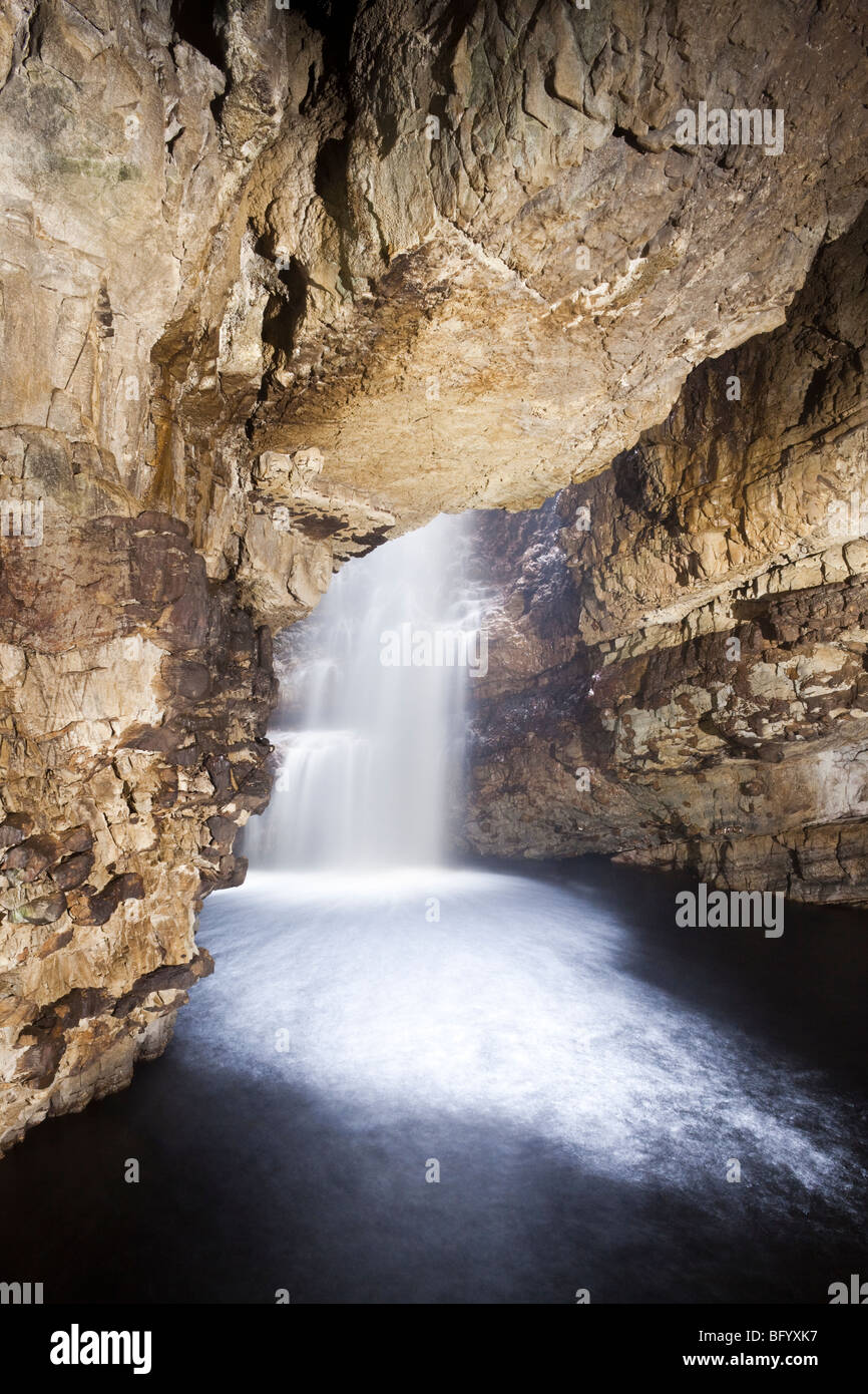 Scotland limestone caves uk hi-res stock photography and images - Alamy