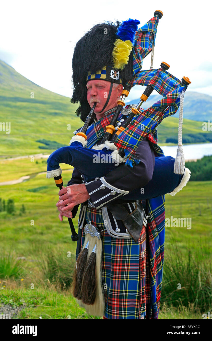 Kilt scotland hi-res stock photography and images - Alamy Kilt scotland hi-res stock photography and images - Alamy