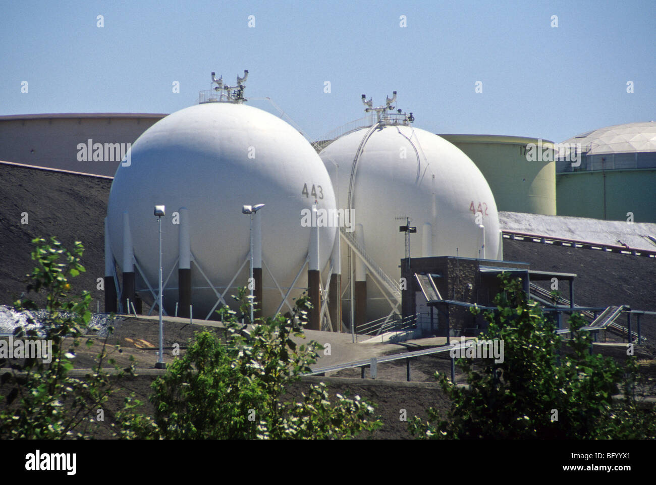 new old deserted rejected waste recycle obsolete Stock Photo - Alamy