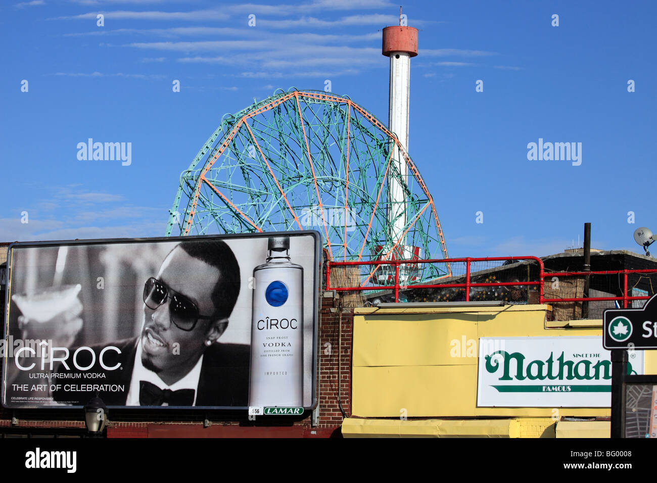 Wonder wheel billboard advert fun hi-res stock photography and images ...