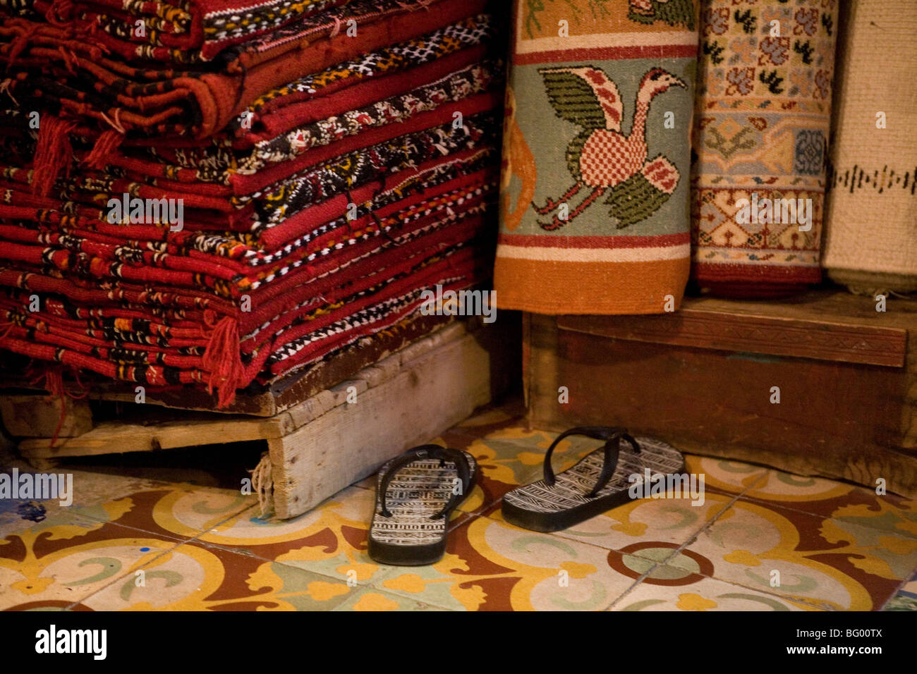 Rugs in chefchaouen morocco hi-res stock photography and images - Alamy