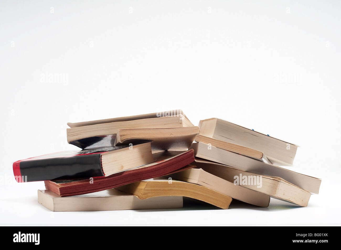 Heap of books hi-res stock photography and images - Alamy