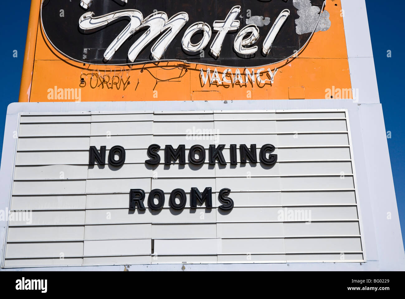 Vintage motel signs hi-res stock photography and images - Alamy