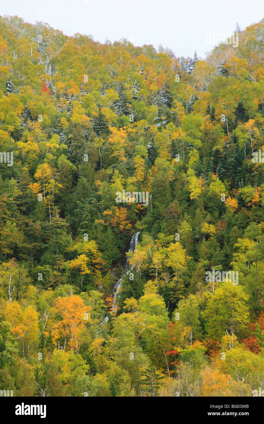 Cascade lake hi-res stock photography and images - Alamy