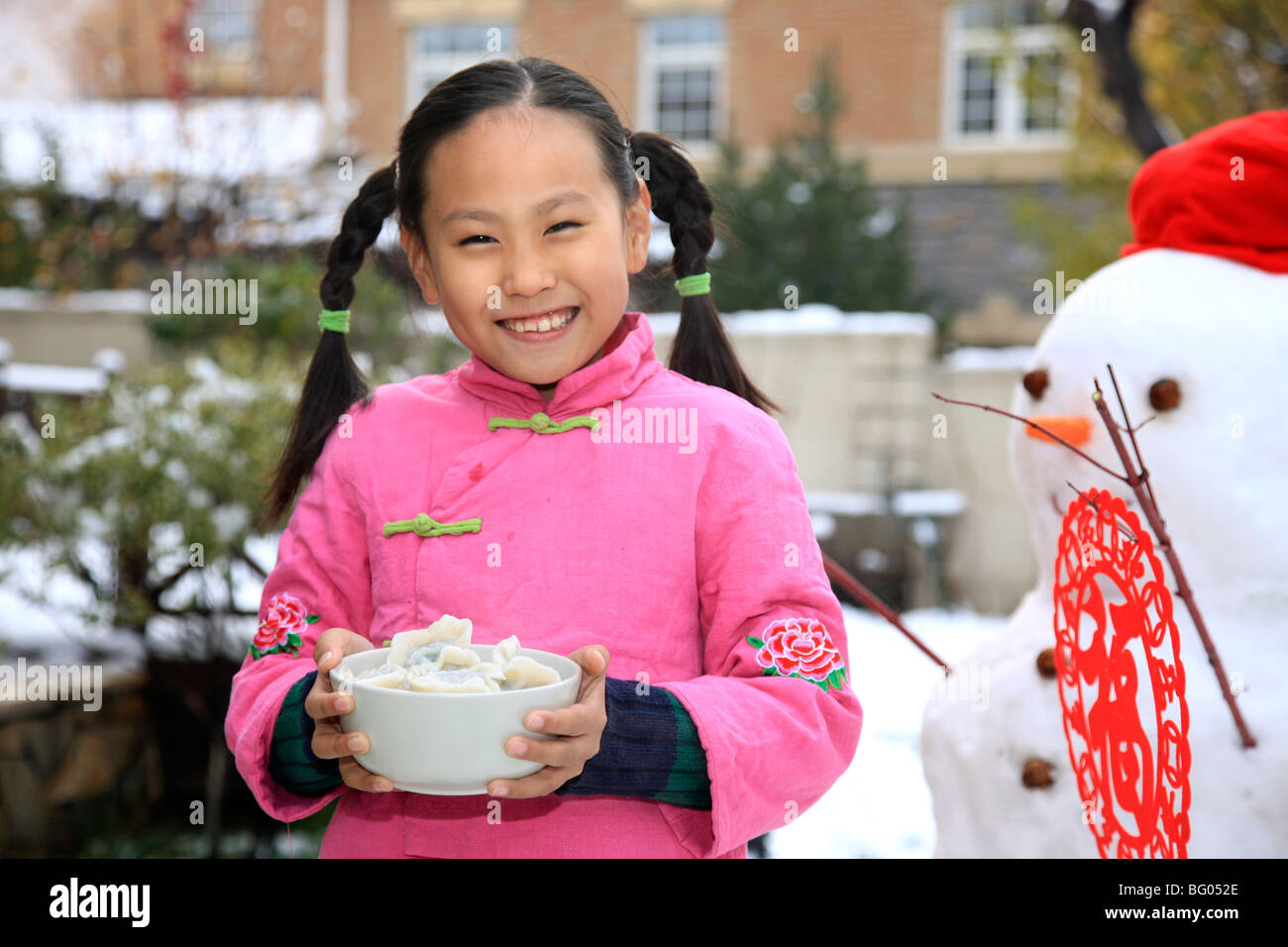 Snowman bowl hi-res stock photography and images - Alamy