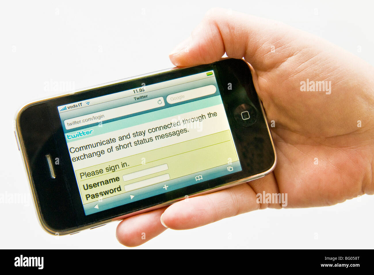 Mobile twitter hi-res stock photography and images - Alamy