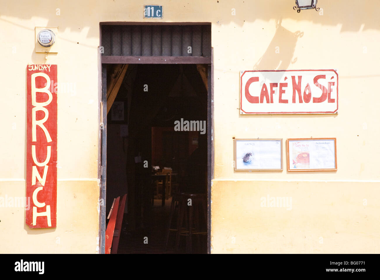 Cafe No Se Bar and Restaurant in Antigua Guatemala Stock Photo - Alamy