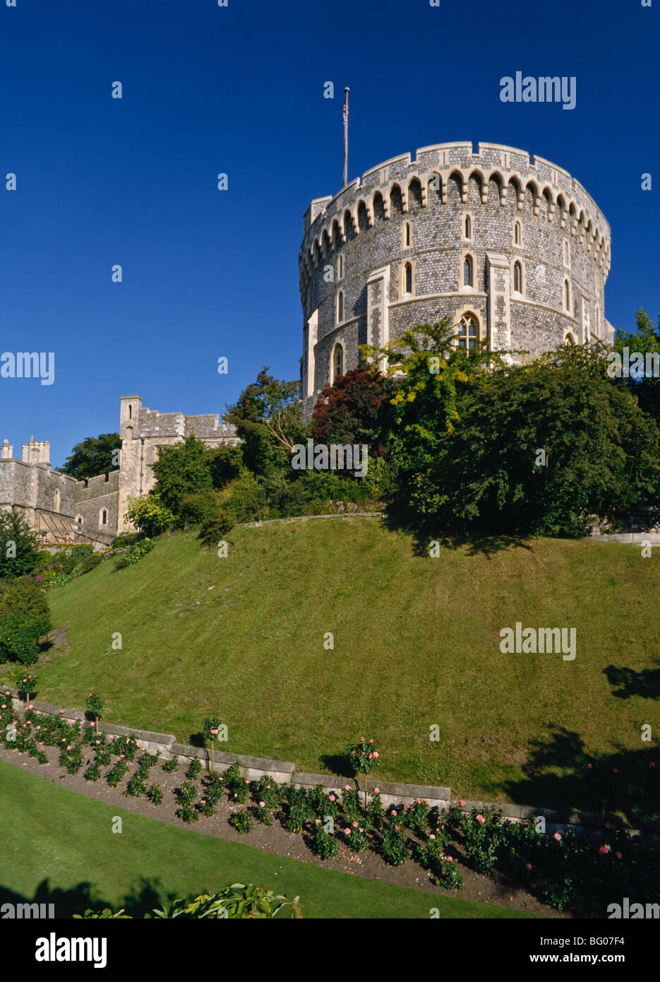 The round tower windsor castle hi-res stock photography and images - Alamy