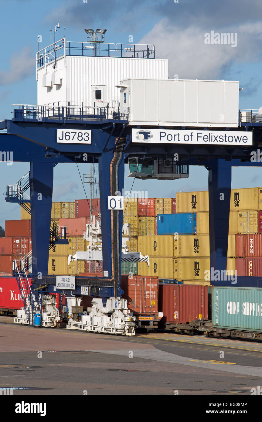 Port of felixstowe rail freight terminal hi-res stock photography and ...