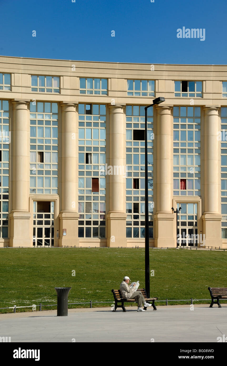 Esplanade de l'Europe, Post-Modern Terrace Designed by Architect ...