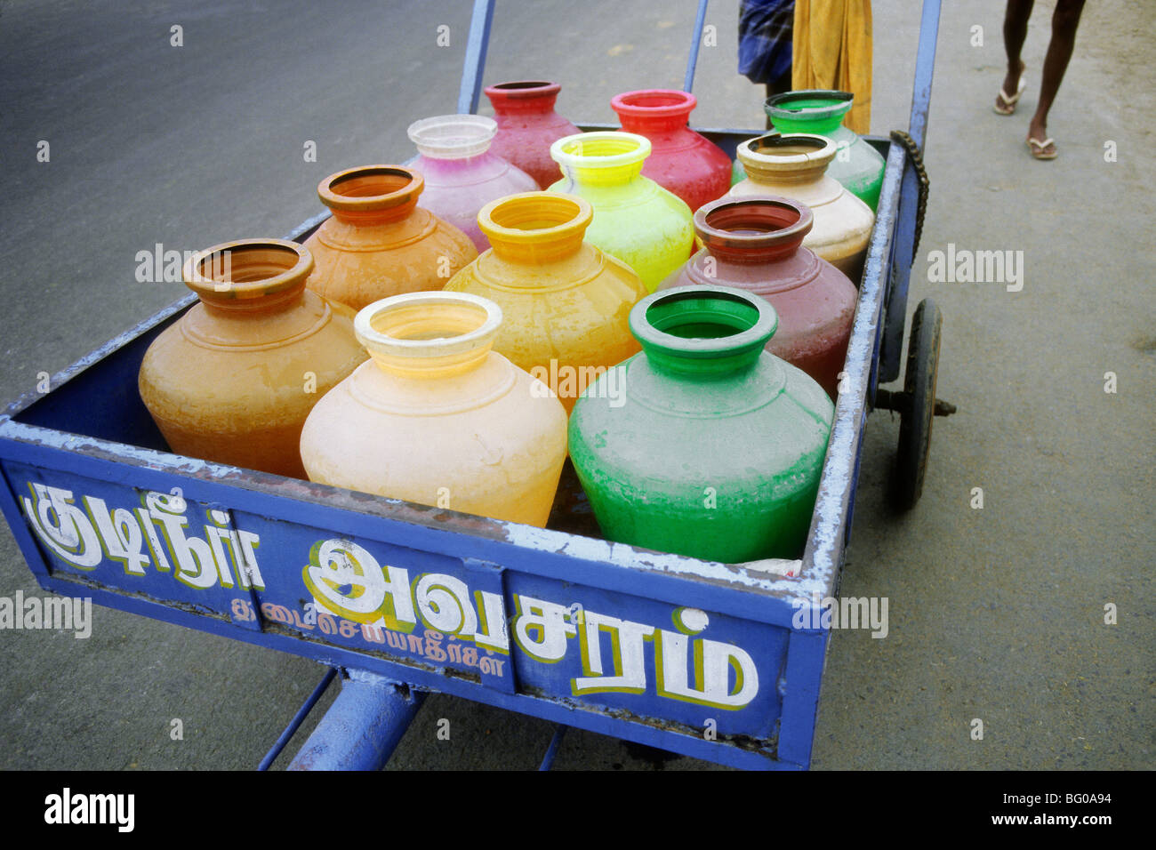 Filling water jugs hi-res stock photography and images - Alamy
