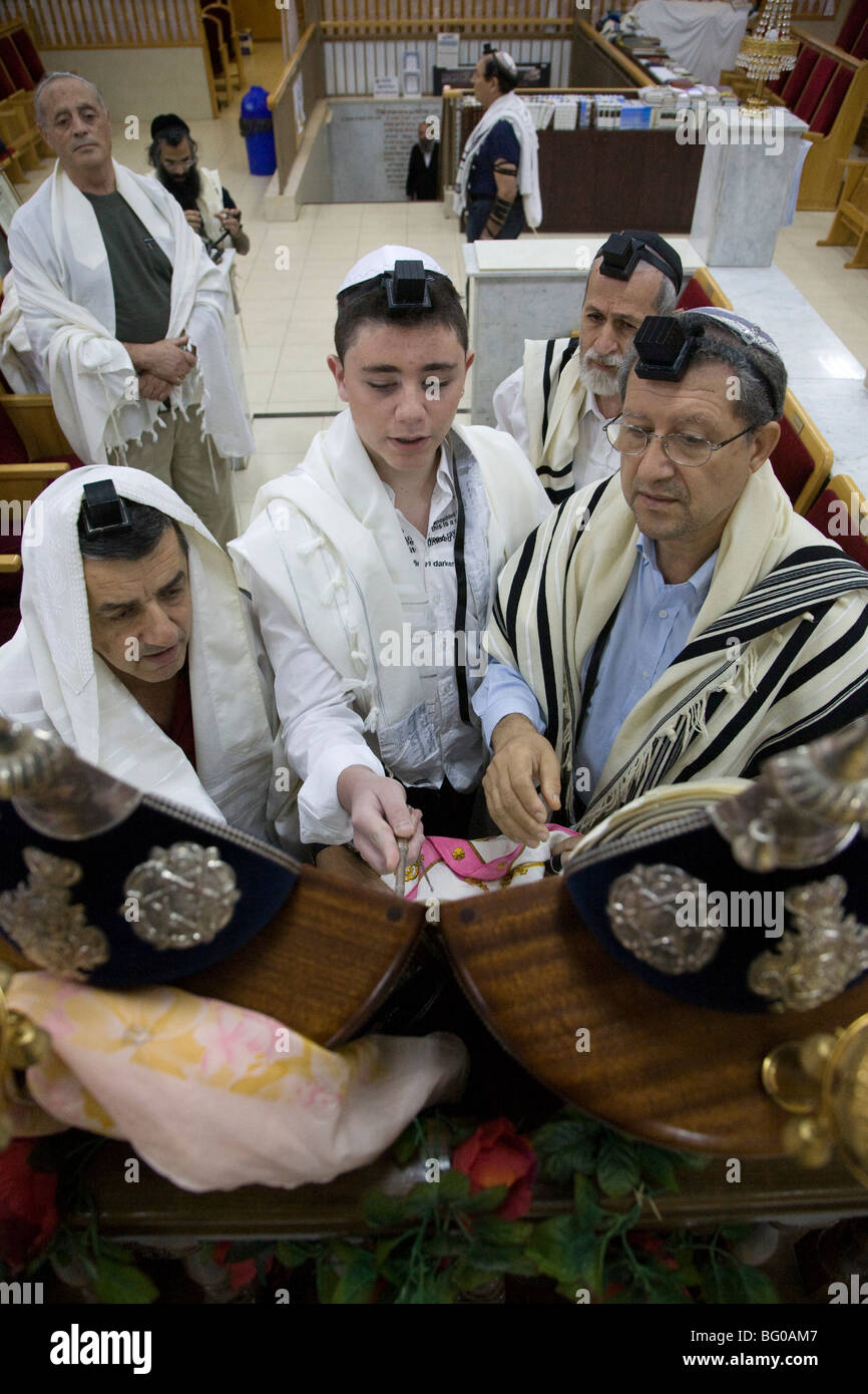 Reform synagogue interior hi-res stock photography and images - Alamy