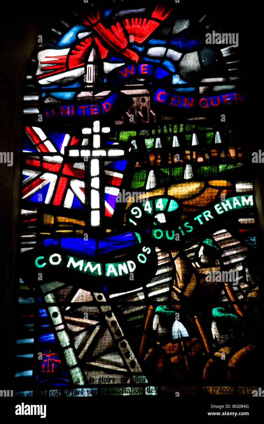 Stained Glass window D day memorial to the Commandos in the Church of ...