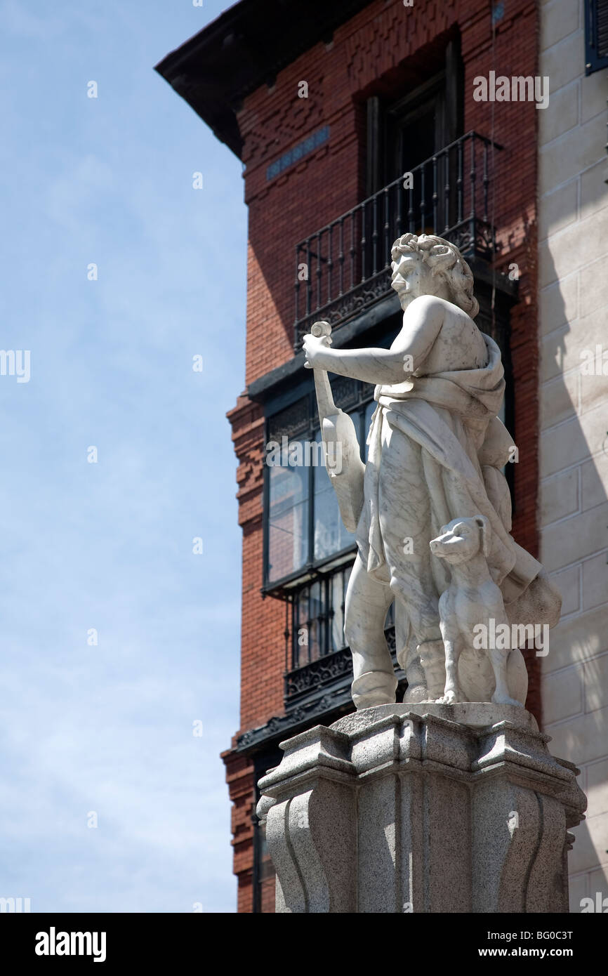Low angle view of a statue of Orpheus, Fuente De Orfeo, Plaza De La ...